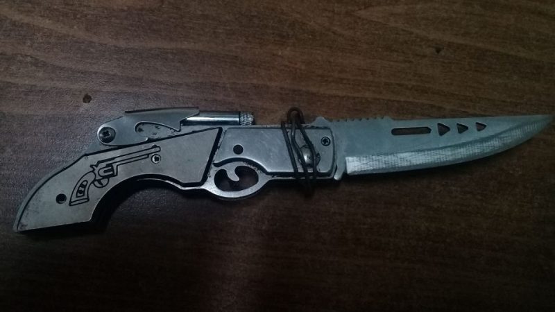 Lo acusaron de robar a punta de cuchillo y fue detenido