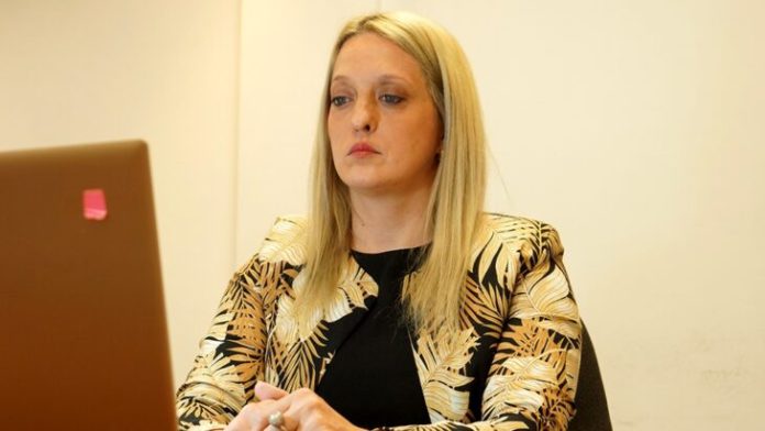 Apartaron del cargo a la jueza Corina Jones y en su lugar asumió Lorena ...