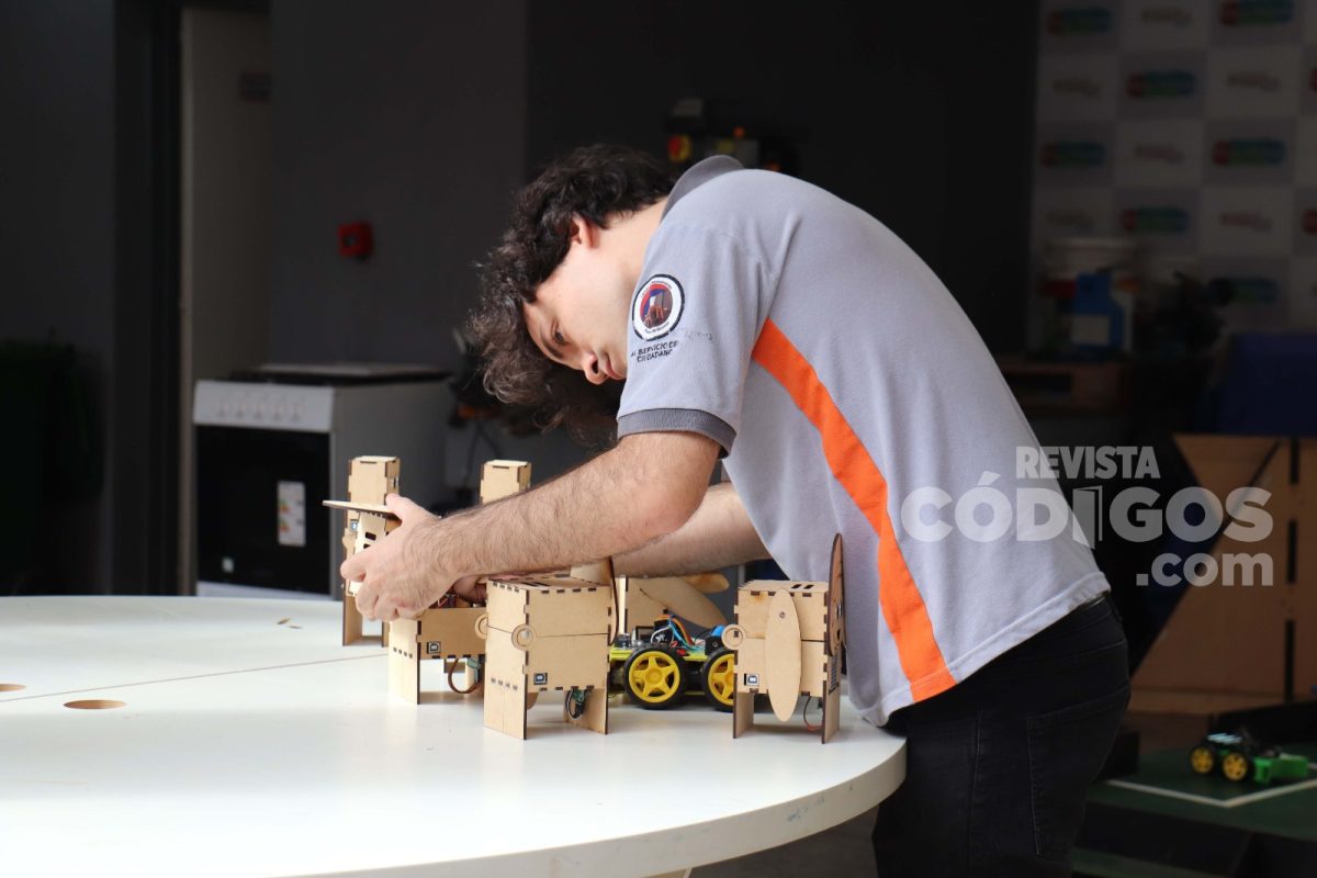 Realizaron una nueva entrega de Box Maker y BioKits en la Escuela de ...